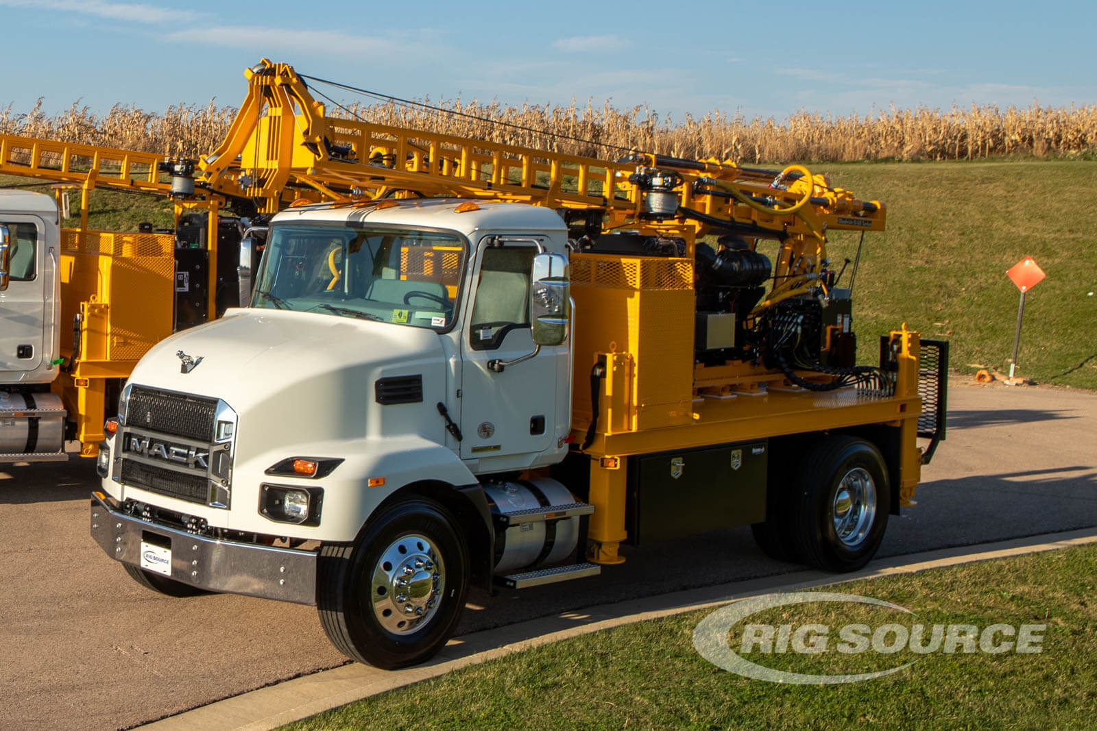 Diedrich D 50 on a Mack MD7 | Drill Truck For Sale | Unit #22146